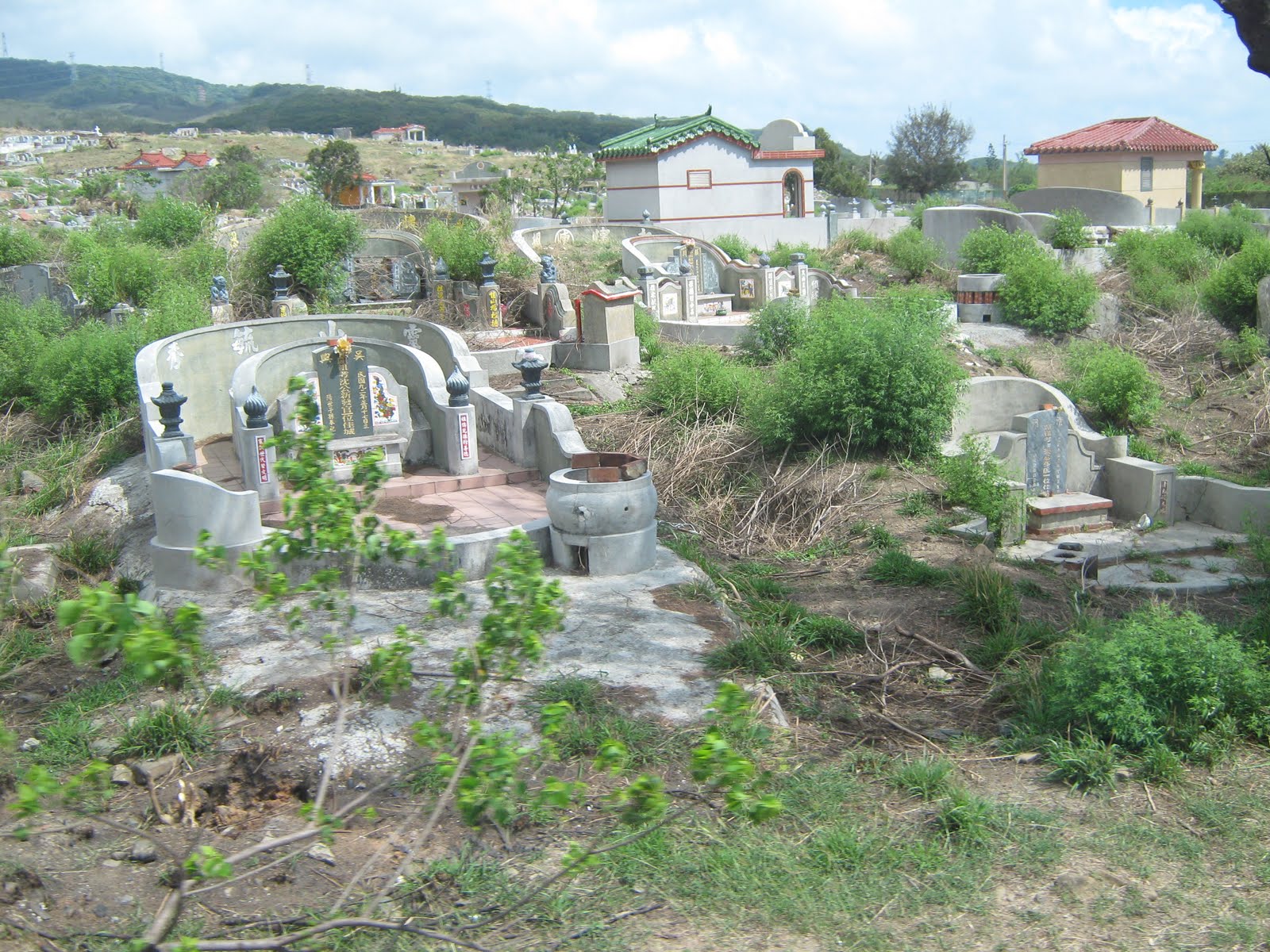Taiwan Blog: Cemeteries