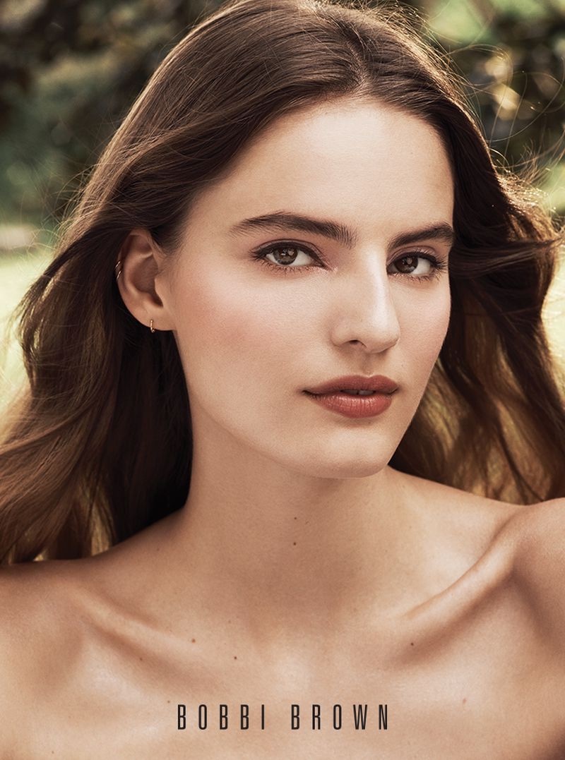 Últimas Tendencias: Bobbi Brown presenta looks de maquillaje suave en ...