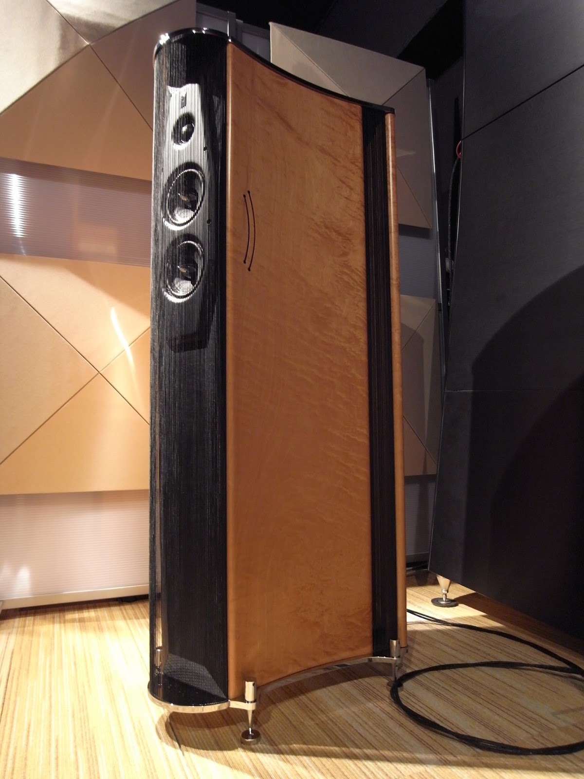 SIS AUDIO BLOG: イベント情報 FRANCO SERBLINのKTEMAを期間限定展示いたします！！