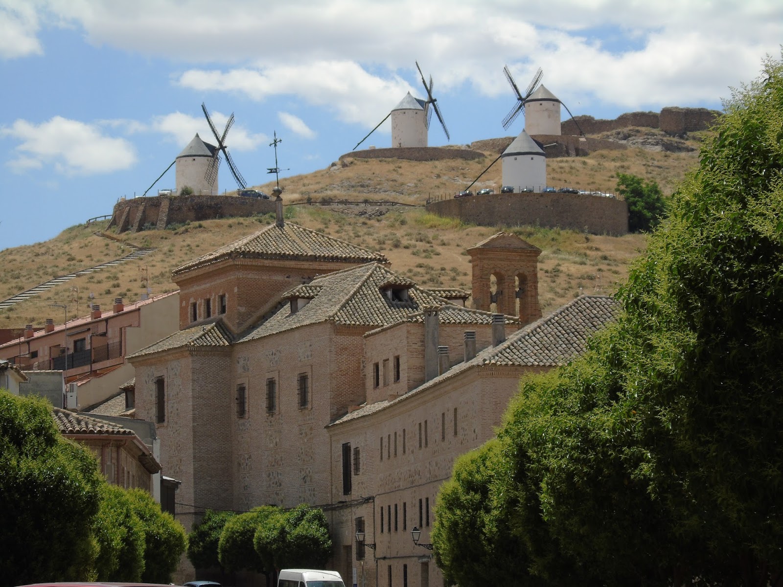 viajar cueste lo que cueste : UN PASEO POR CONSUEGRA