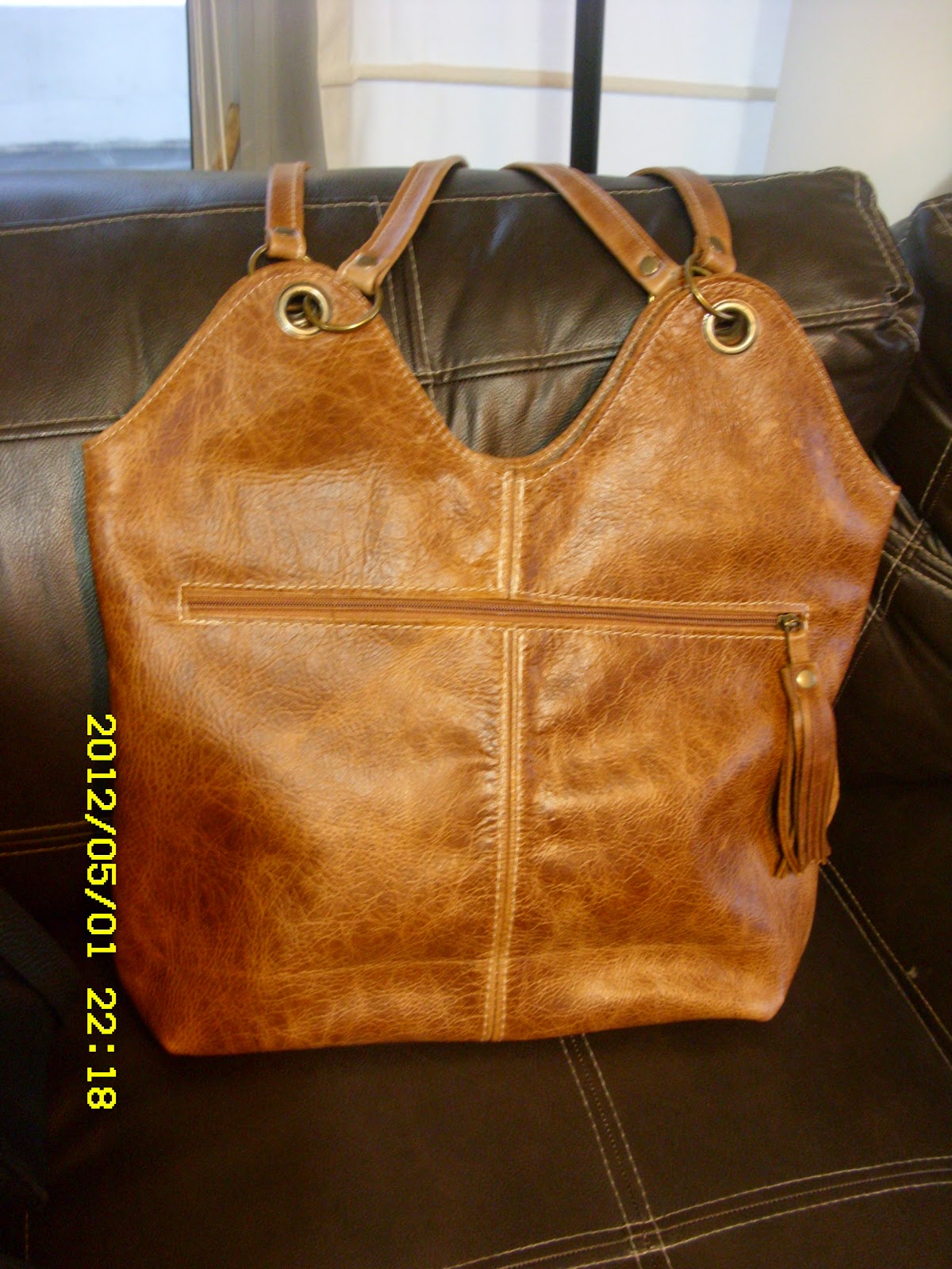 By Gime y Oli: Cartera en cuero diseño de autor