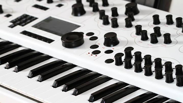 MATRIXSYNTH: New Modulus Poly Keyboard Synth Pics & Demos