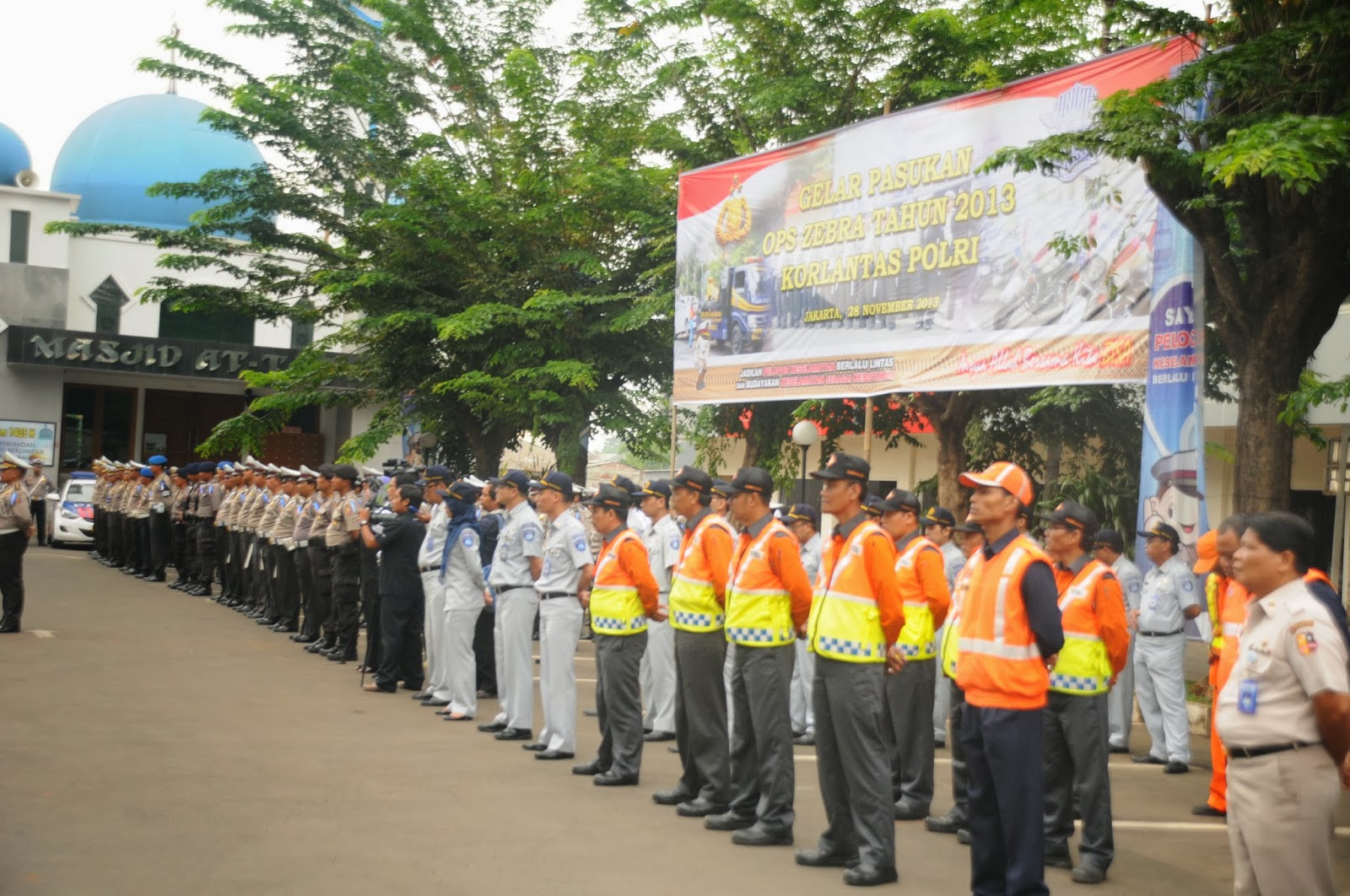 KORLANTAS POLRI GELAR OPERASI ZEBRA DISELURUH INDONESIA - NTMC ...