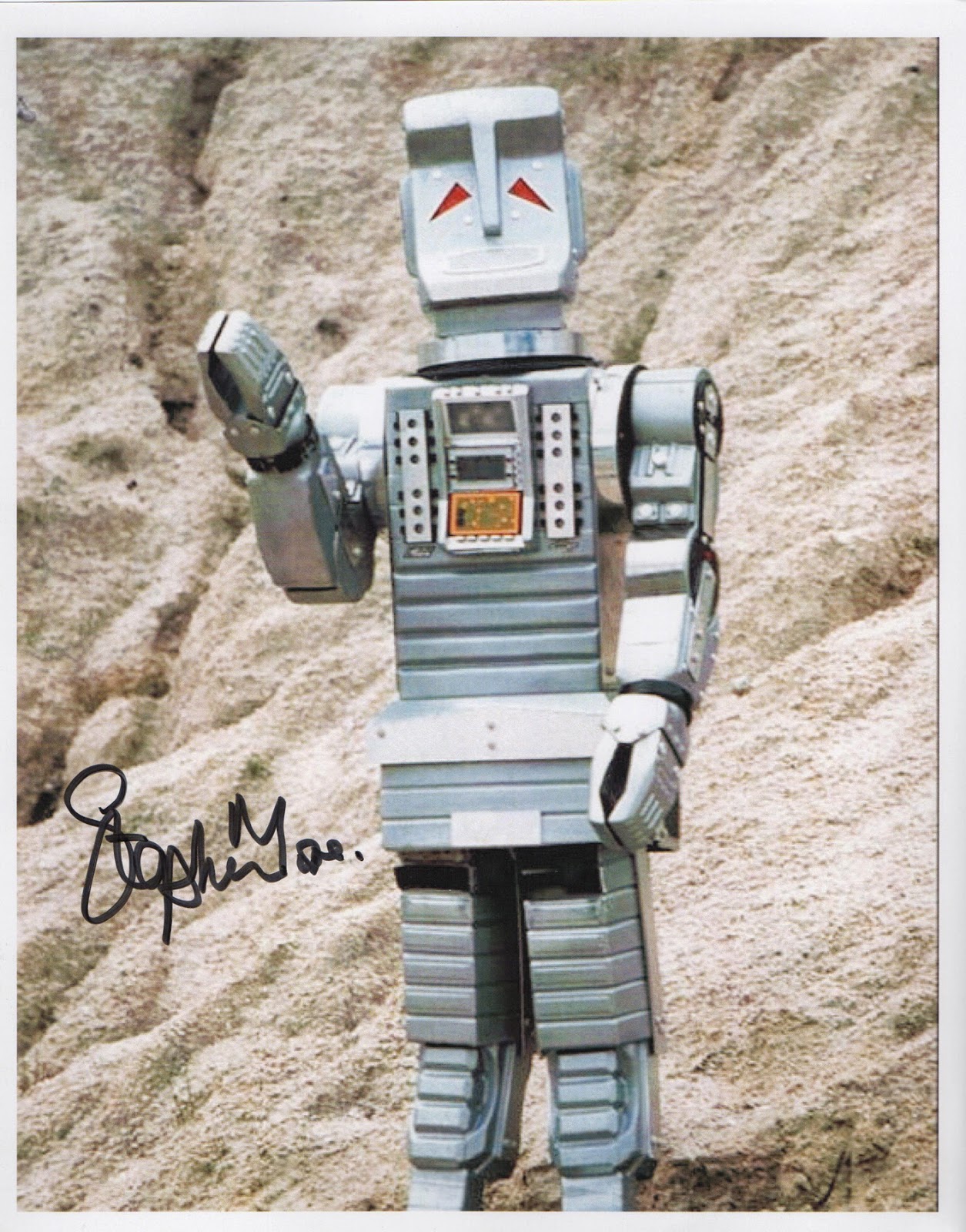 Robots Assemble: Marvin The Paranoid Android - Stephen Moore.