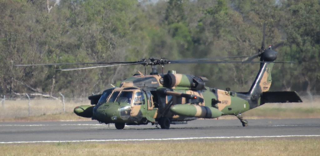 Central Queensland Plane Spotting: Three Australian Army Blackhawk ...