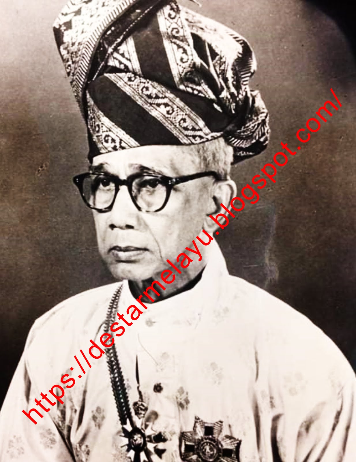 Ulasan Semua Jenis Buku Destar, Tanjak, Tengkolok Yang ada Dipasaran.