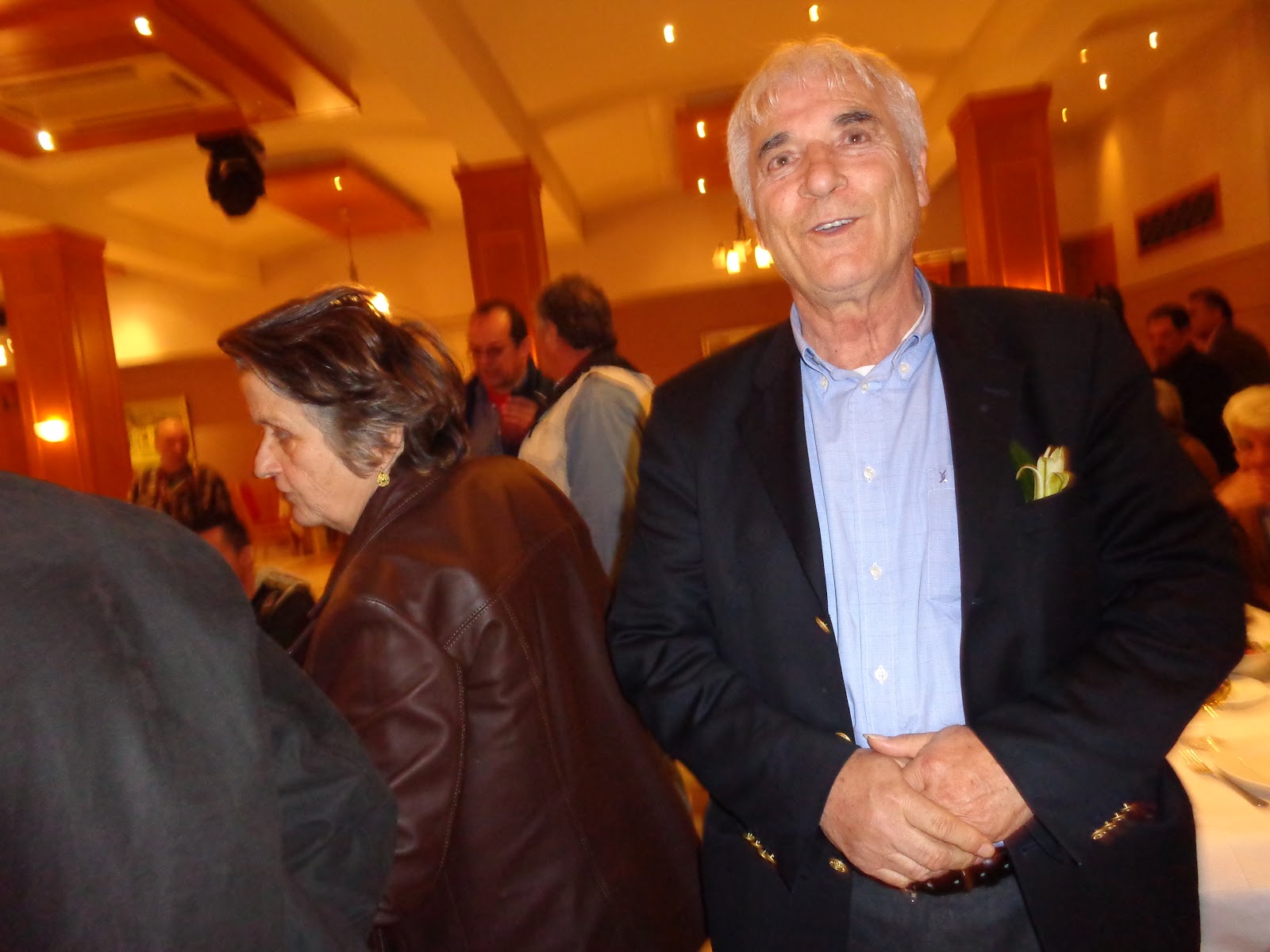 Συγκινητικες Στιγμες στη Δεξιωση του Θρυλου στο Κεντρο '' ΤΖΑΚΙ ...