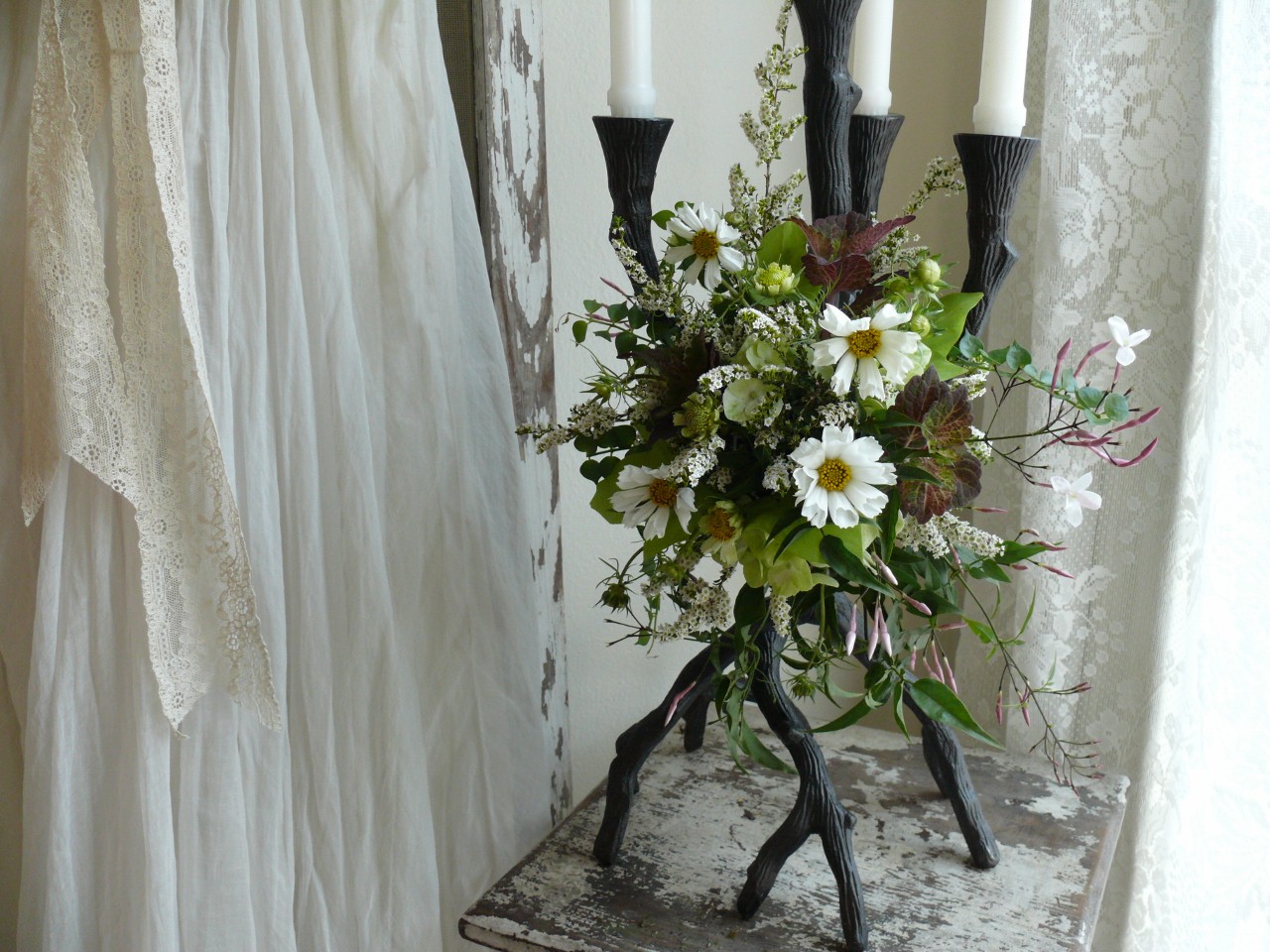 La Fleur Vintage: Rustic Candelabra with Pretty Florals