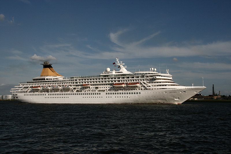 Gambar Transportasi : Kapal Pesiar MV Artemis