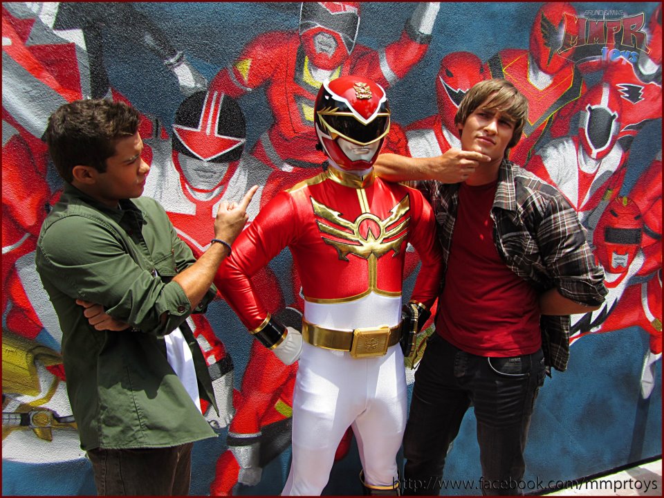 Henshin Grid: Megaforce Rangers at Comic Con and International ...