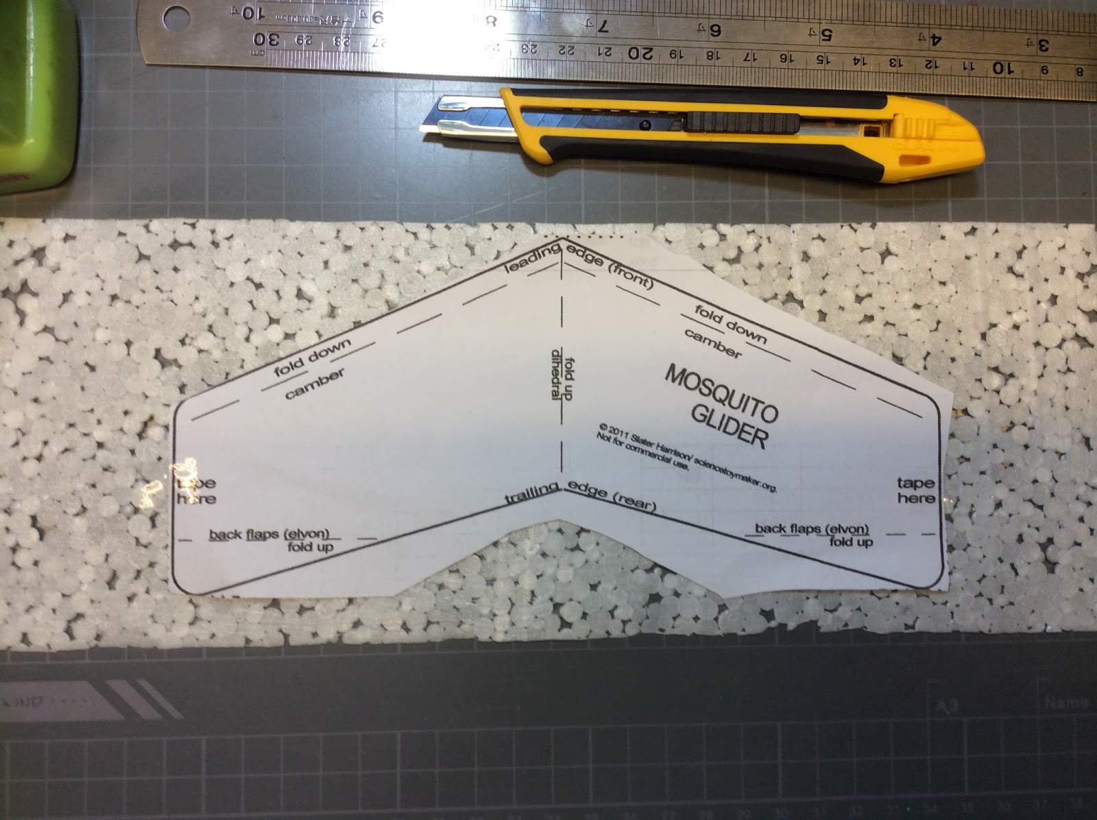 Nelson's Foam Airplanes: How to make a Styrofoam paper airplane? ˋ/ㄧ