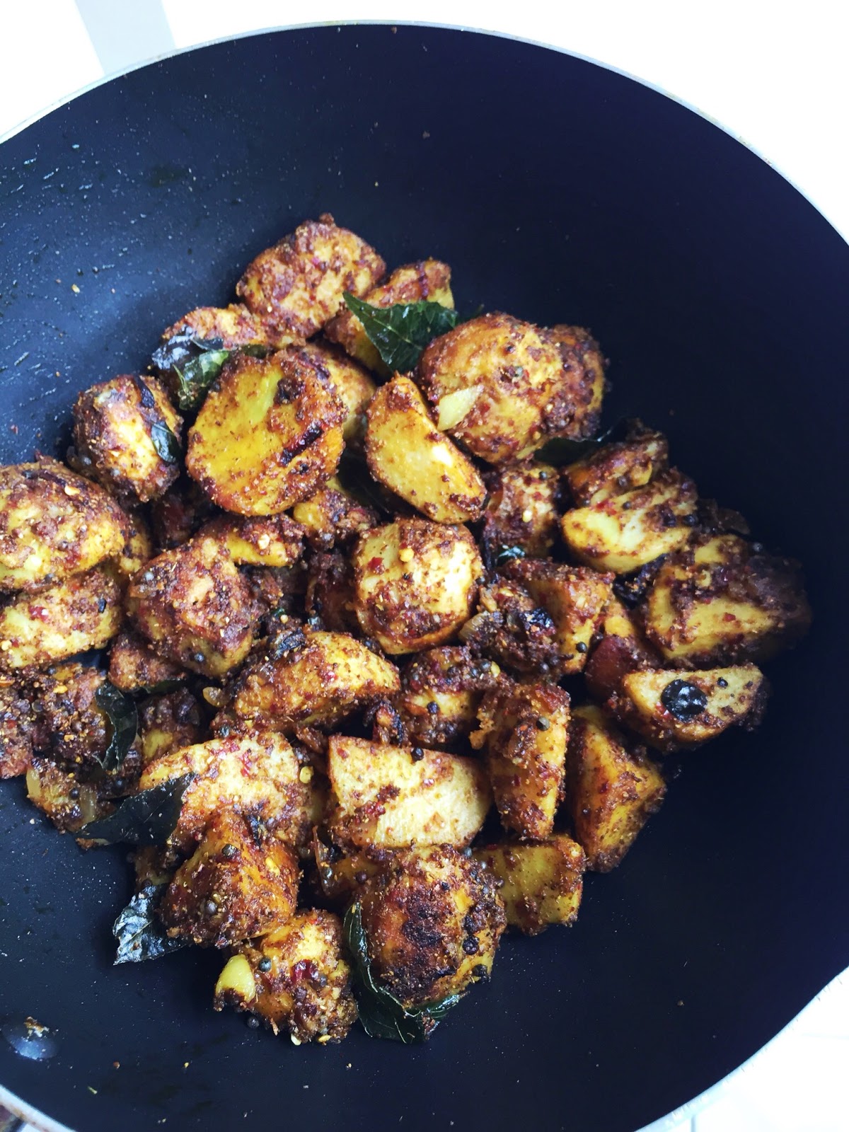 Adukalaii - My Kitchen : CHETTINAD CHEPPANKIZHANGU VARUVAL / CHETTINAD ...