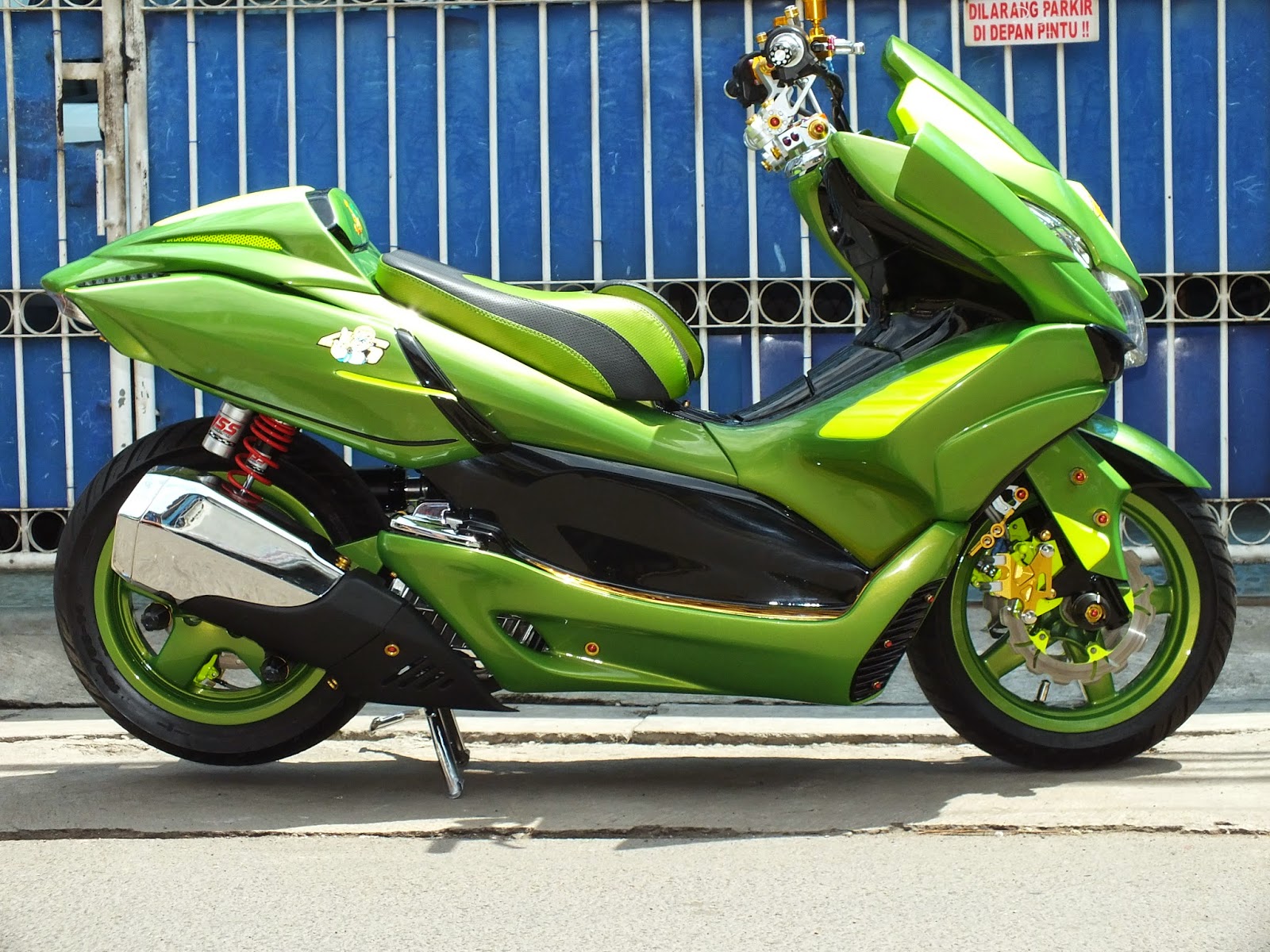 NgeKrom MOTOR Disini Tempatnya: HONDA PCX MODIFIKASI KONSEP SPORTS DIJUAL