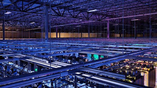 Inside Google:Pictures Of secret data centers ~ Great Panorama Picture