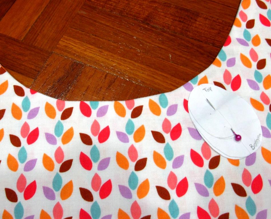 The Tropical Sewist: A mini-tutorial for making a faux-knot cut-out