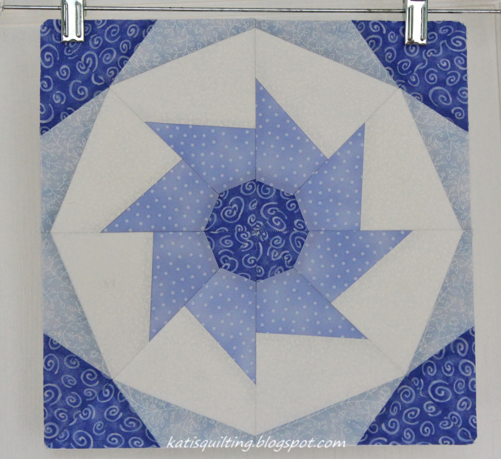 Kati's Quilting and Sewing: Friendship Circle block