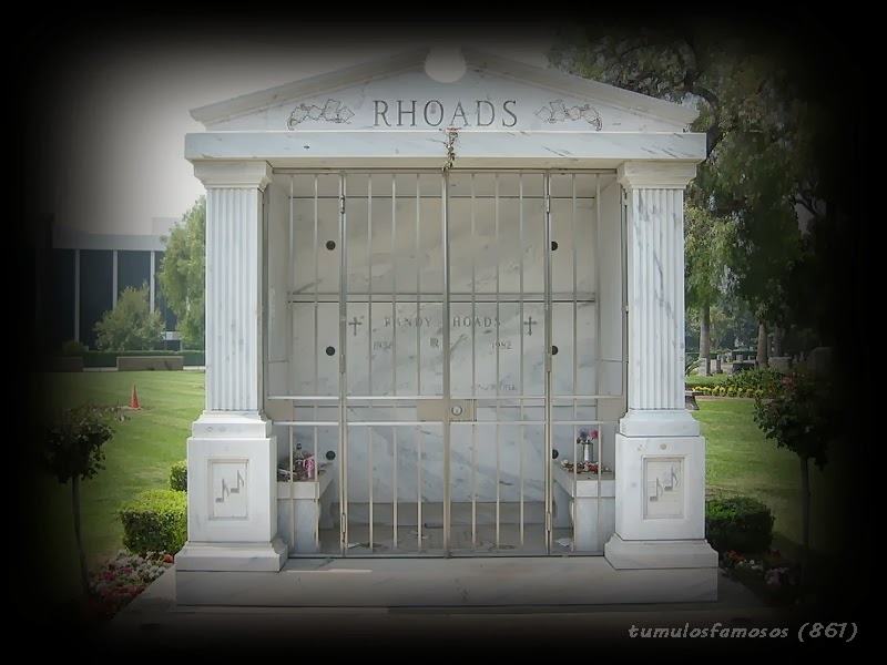 TUMULOS FAMOSOS: RANDY RHOADS - Arte Tumular - 861 - Mountain View ...