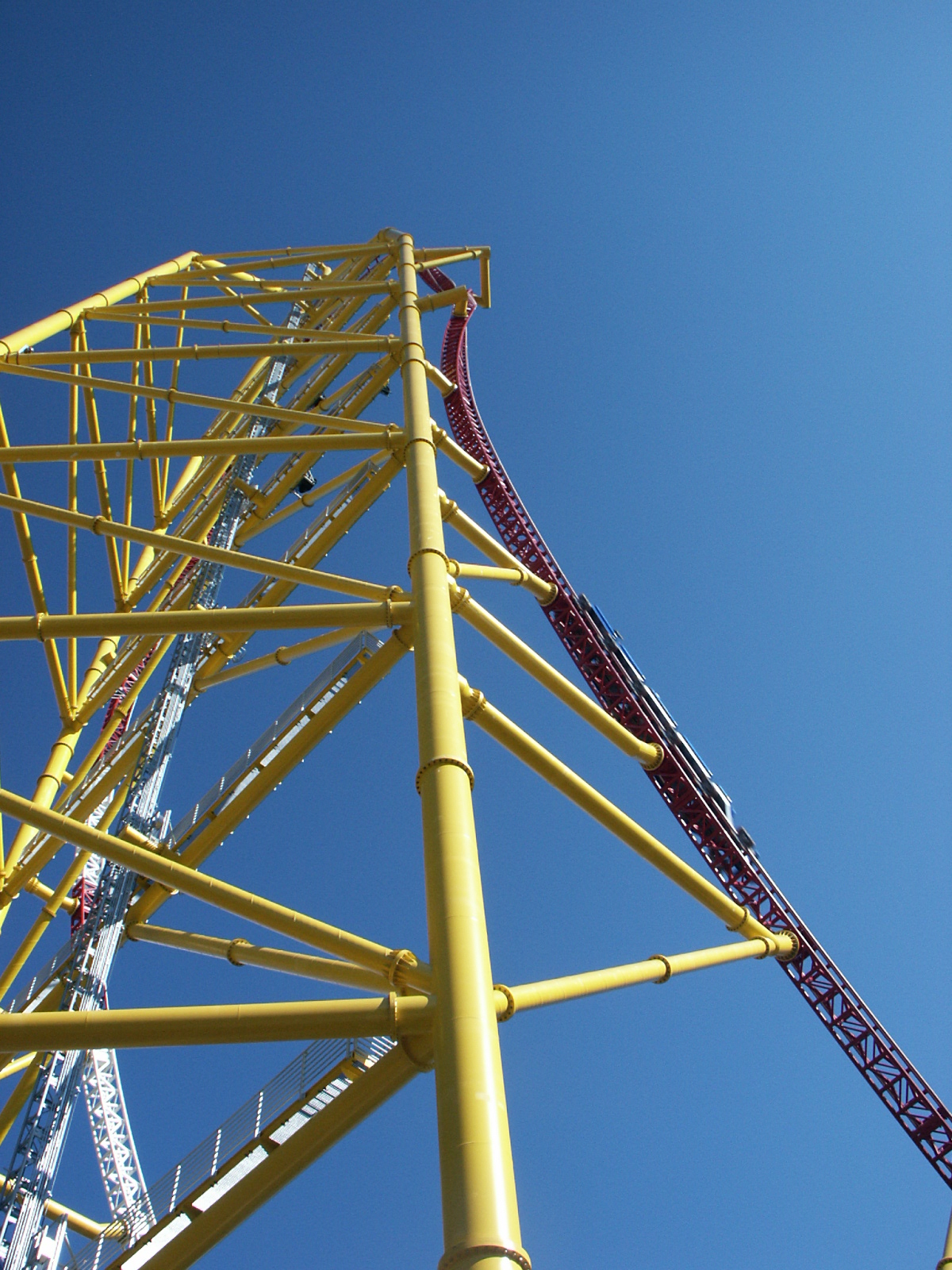 Escaping Our Everyday: Racing the Dragster – Roller Coaster Thrills part 2