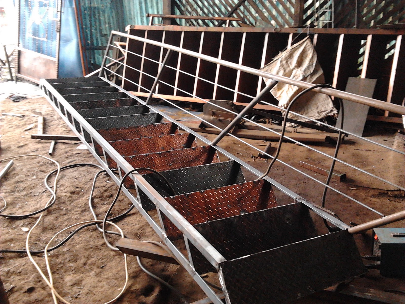 Jasa Pembuatan Tangga trap rangka besi baja / wf. Di Depok | Bengkel ...