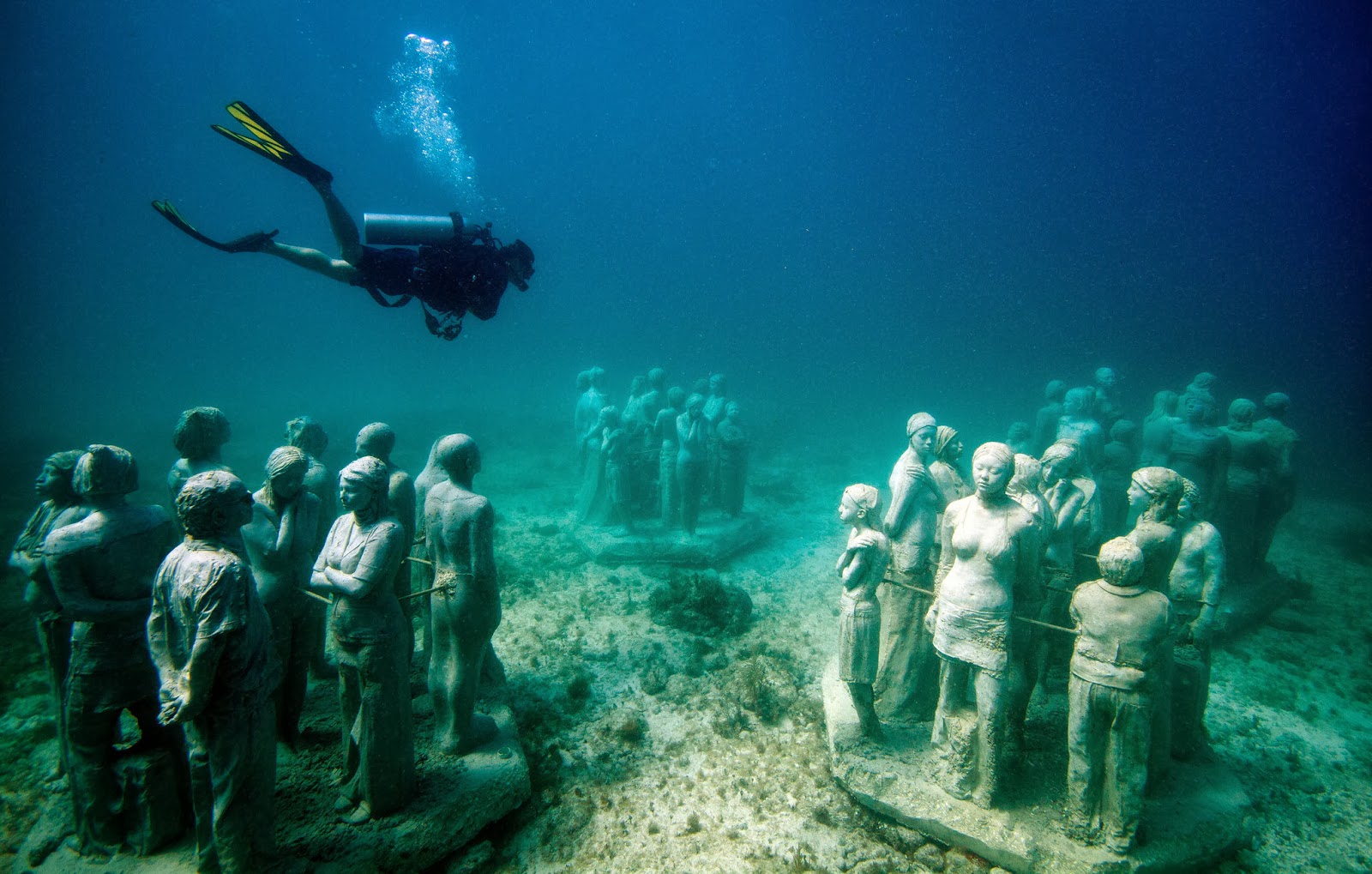 An amazing underwater museum is conserving the ocean in the most ...