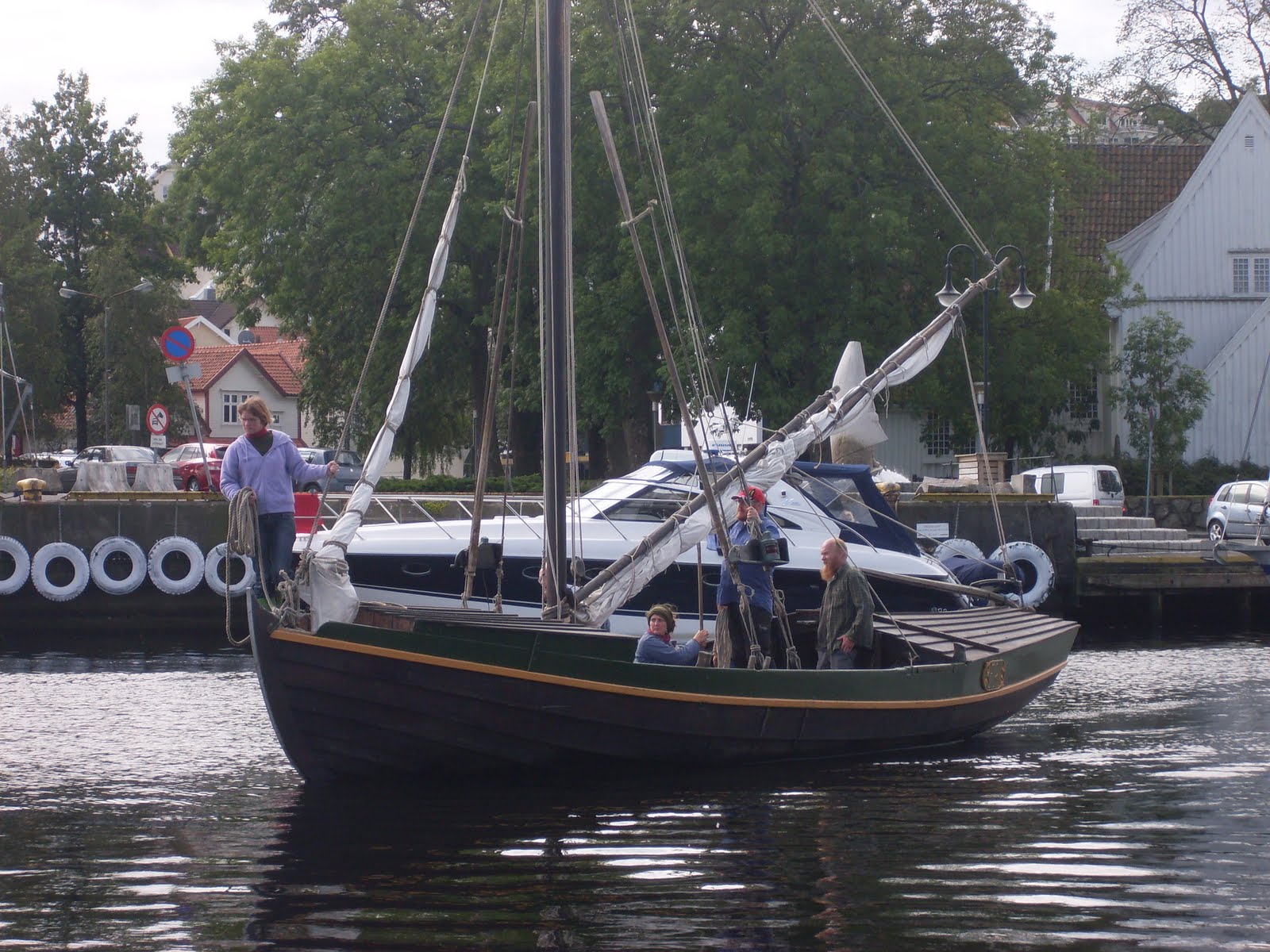Sailing the Fjords: Passing boats