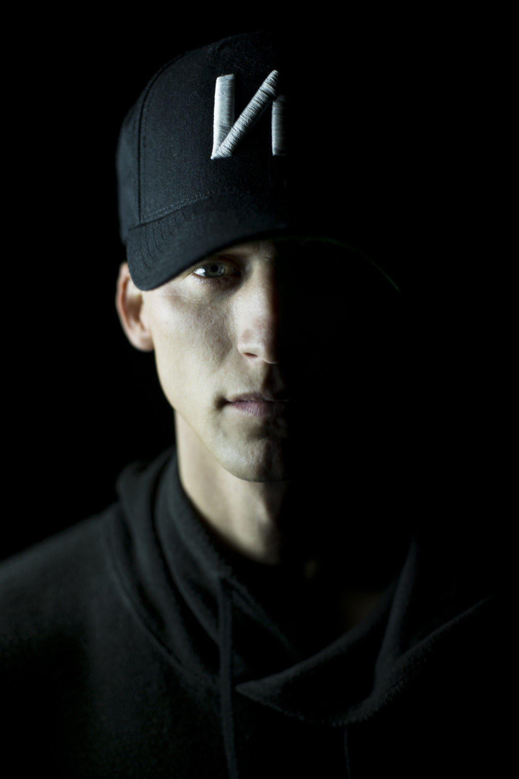 NF, o rapper cristão que conquistou o público secular nos EUA