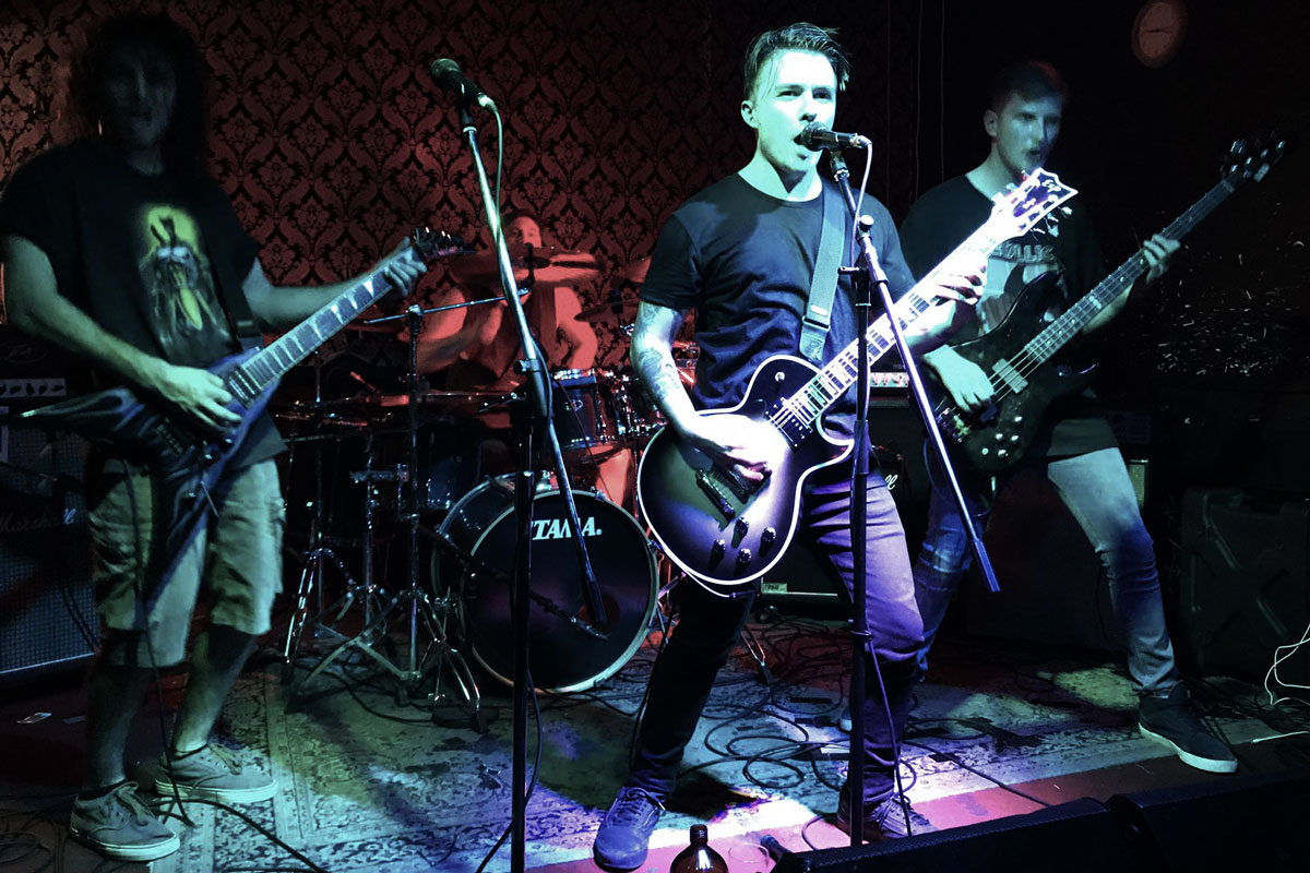 Alternative + underground music: How to easily enjoy a heavy metal gig ...