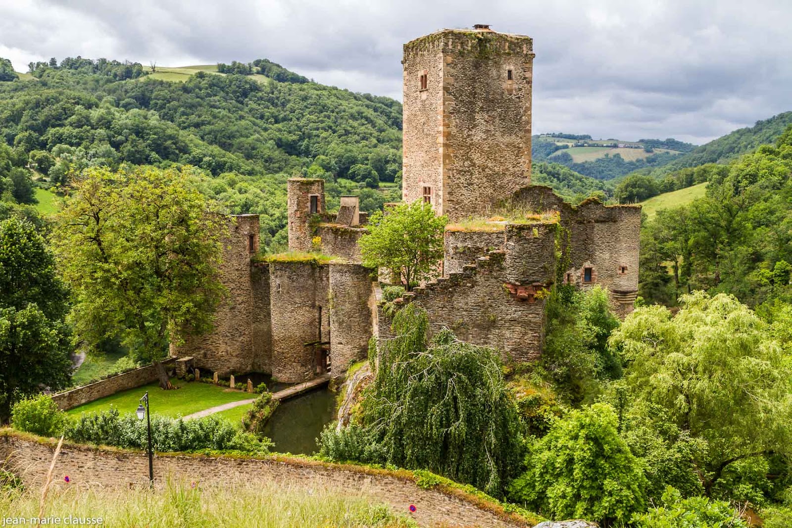 Découvrir la France en photos: 9 - BELCASTEL. (Aveyron - 12)