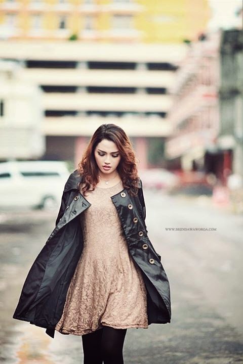 Contoh Pose Foto Model Yang Bagus ~ BFUP