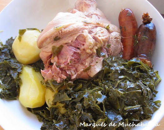 las recetas del marqués de muchabarba: CODILLO ESTILO LACÓN CON GRELOS