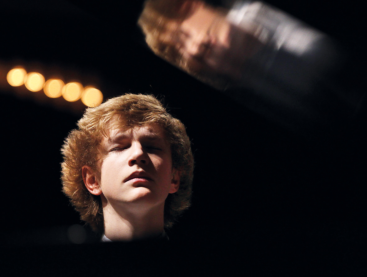 RhineBuzz: Jan Lisiecki at the Tonhalle