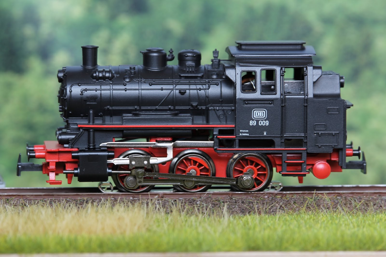 Marklin Bahnhof: Marklin 30000 BR 89 009 Steam Locomotive (my world)