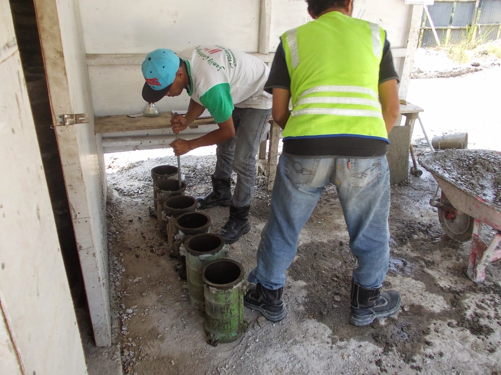 Laboratorium Beton Heri Sentosa Tarigan: percobaan campuran beton ...
