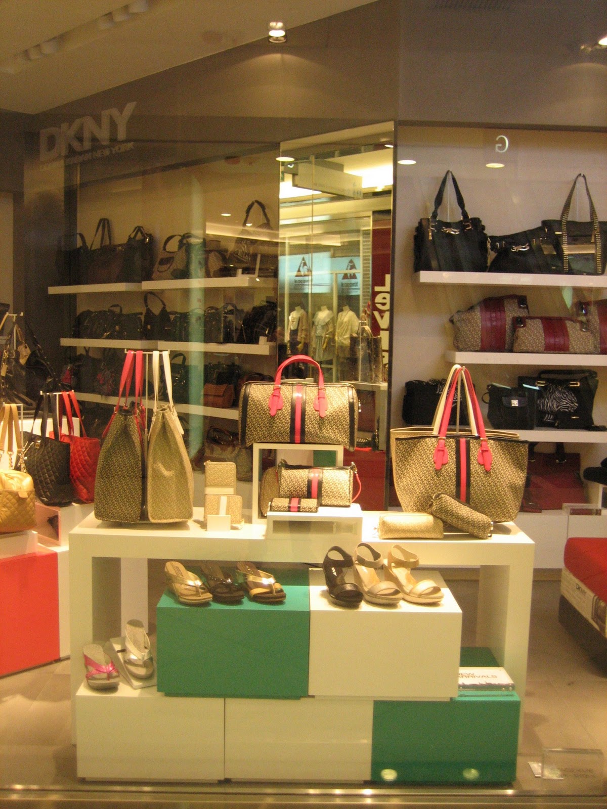 mylifestylenews: 《DKNY Accessories Shop》