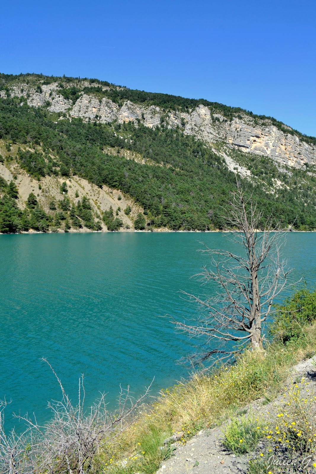 Coins du Monde: FRANCE - PACA - Le lac de Castillon et Saint-Julien-du ...