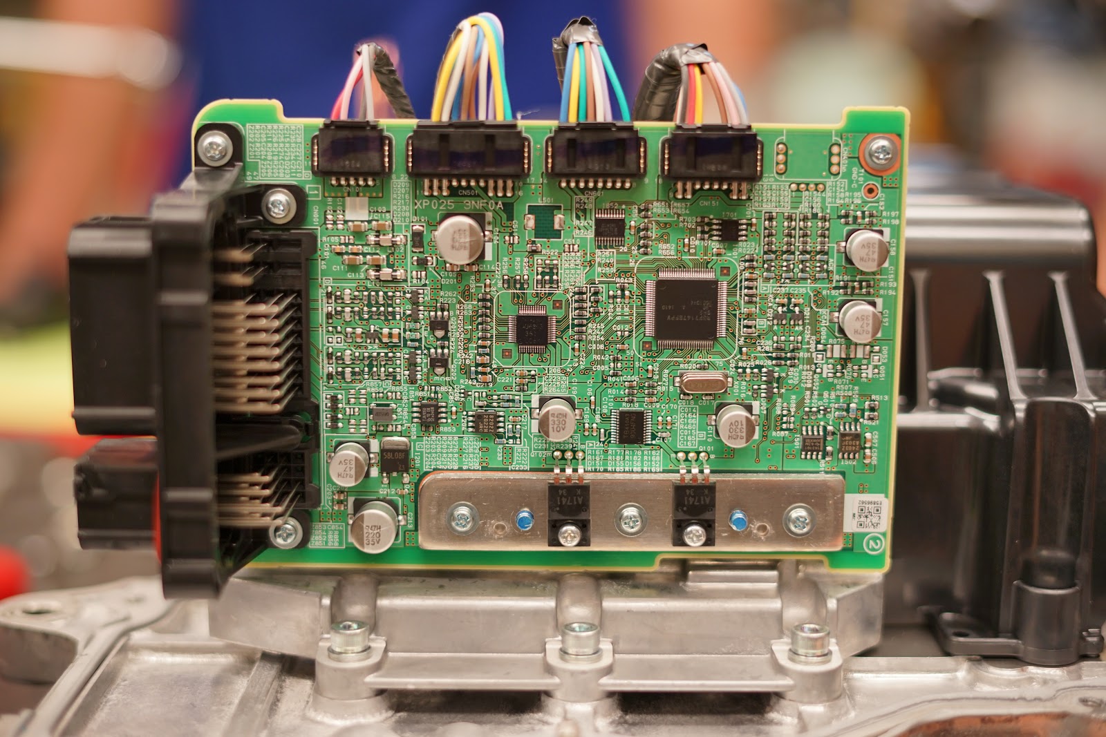 Isopack: 2013 (Second Generation) Nissan Leaf Drive Unit Teardown