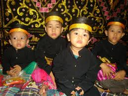 " SANGGAR NUSANTARA DOT COM " | Jakarta: SEWA BAJU ADAT BUGIS ...