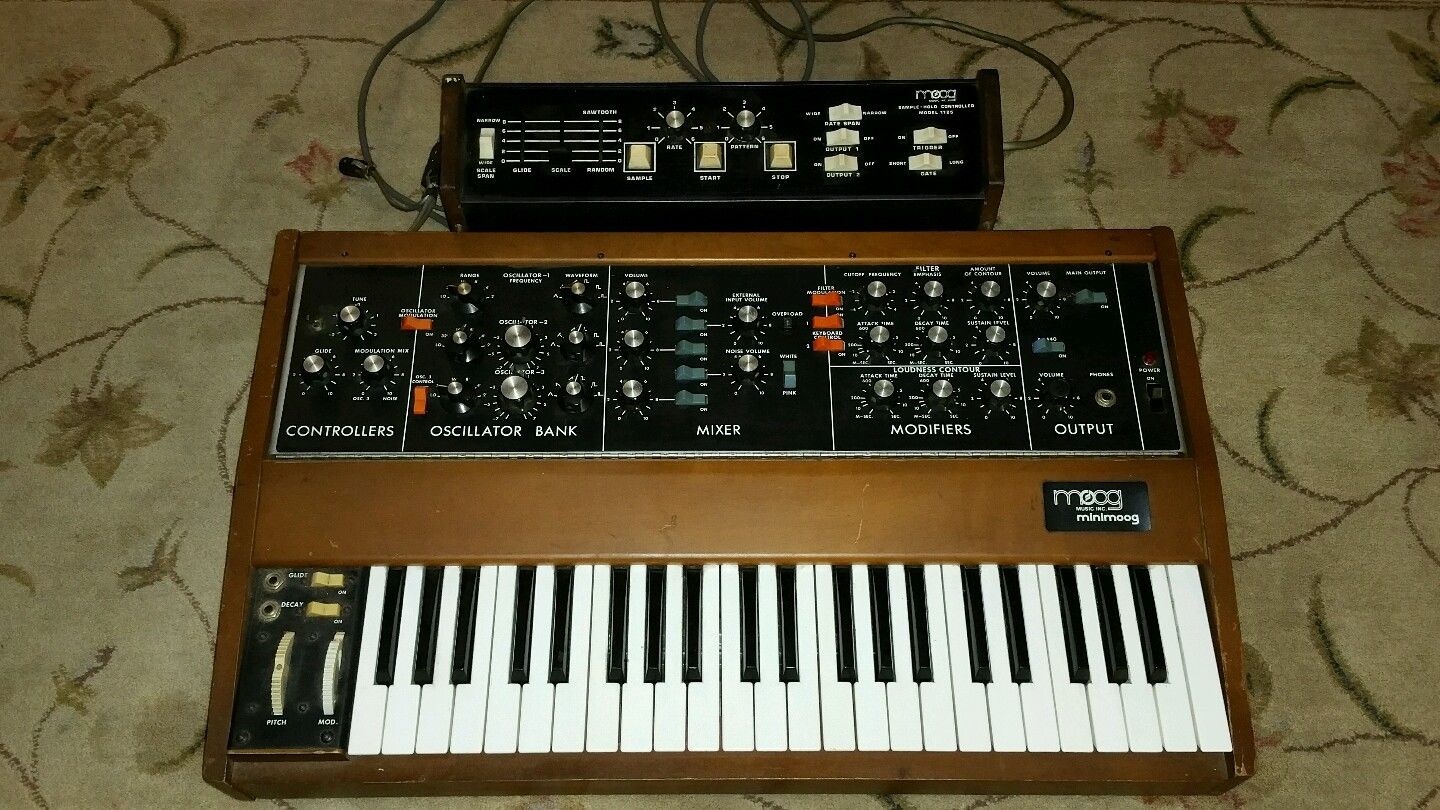 MATRIXSYNTH: Moog Minimoog Model D SN 7723 Synthesizer and Sample-Hold ...