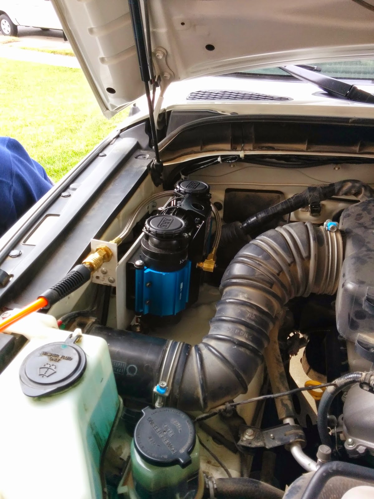 Oppi: FJ Cruiser On-Board Air Compressor