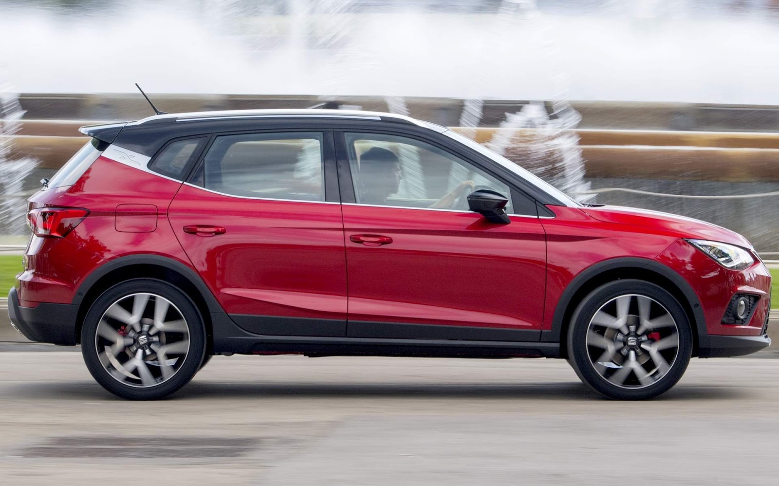 Seat Arona: detalhes do SUV compacto do Grupo VW - vídeo