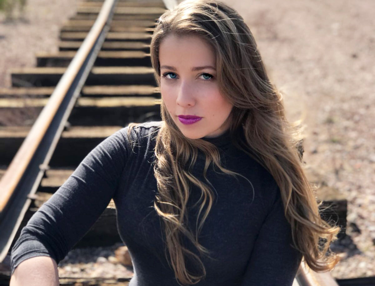 Entrevista com ''Sheylla Gonçalves'', a voz brasileira da Marilyn em ...