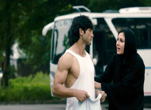 about-bollywood-movie: Movie Commando Wallpaper, Vidyut Jamwal , Pooja ...