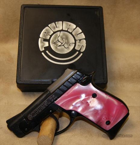 The Pretty Pink Arsenal: Shoot'em Up Sunday - Pretty Pink Guns