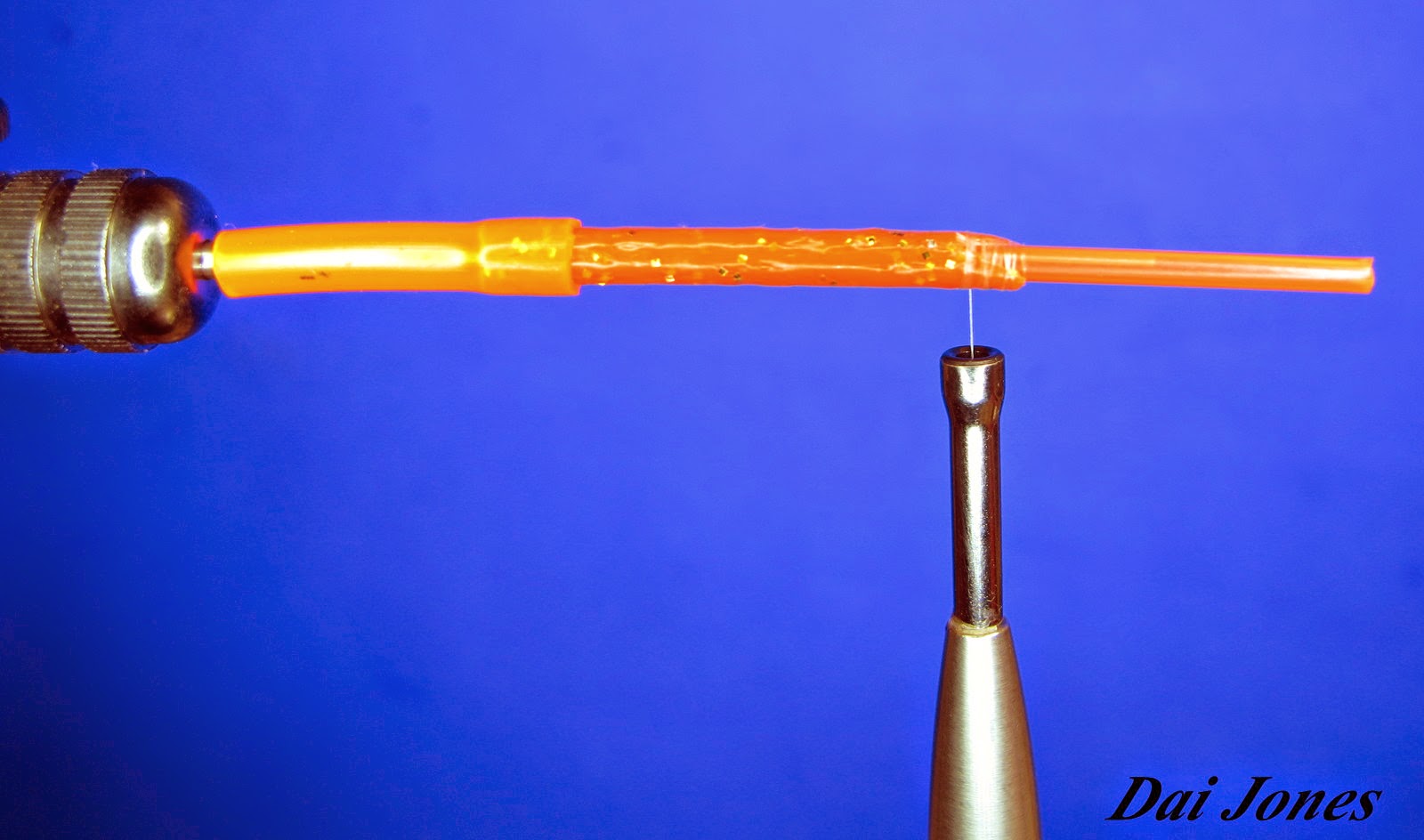 Flies step by step: Prawn tube, step by step.