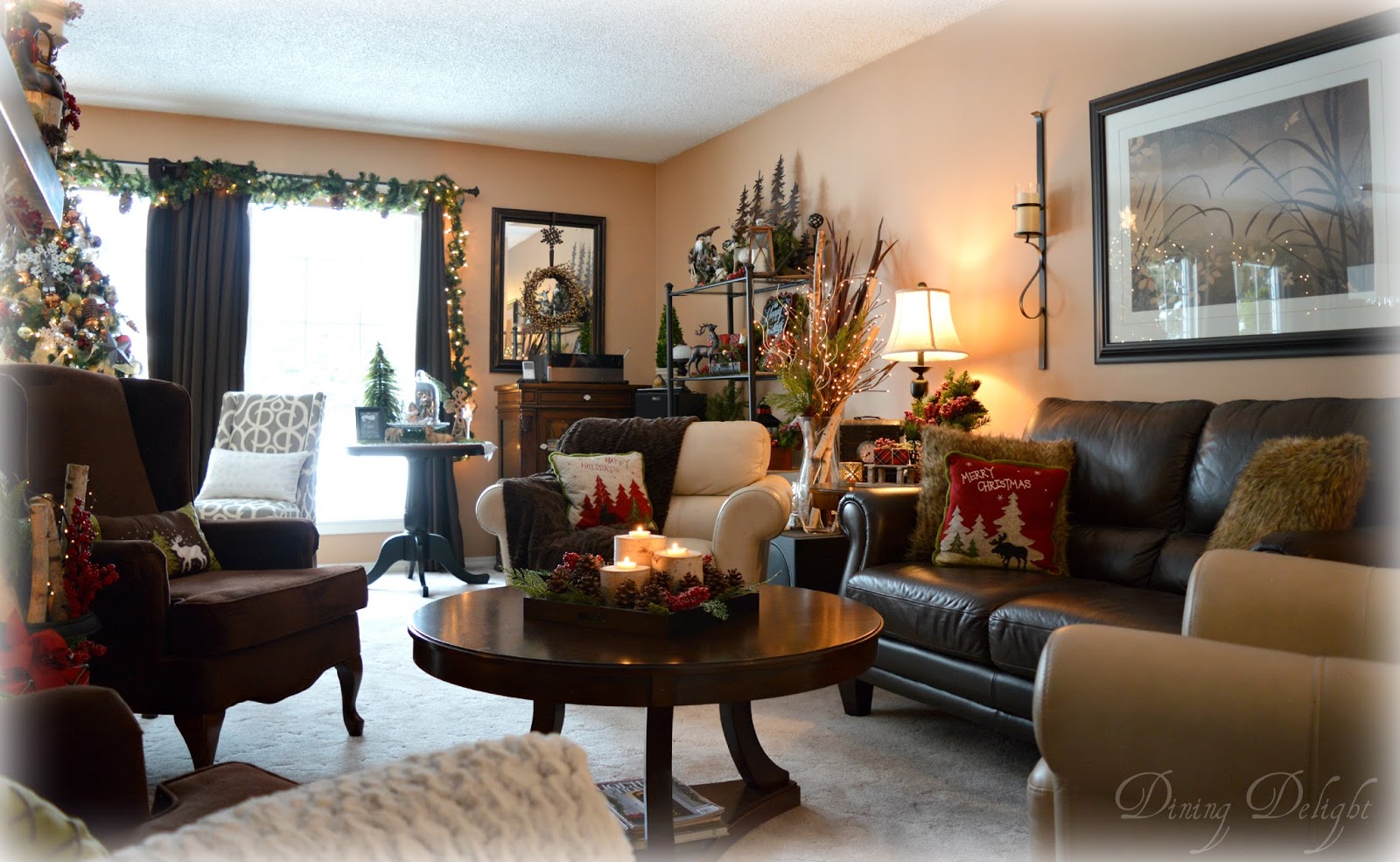 Dining Delight: Holiday Home Tour - Christmas in a Cozy House