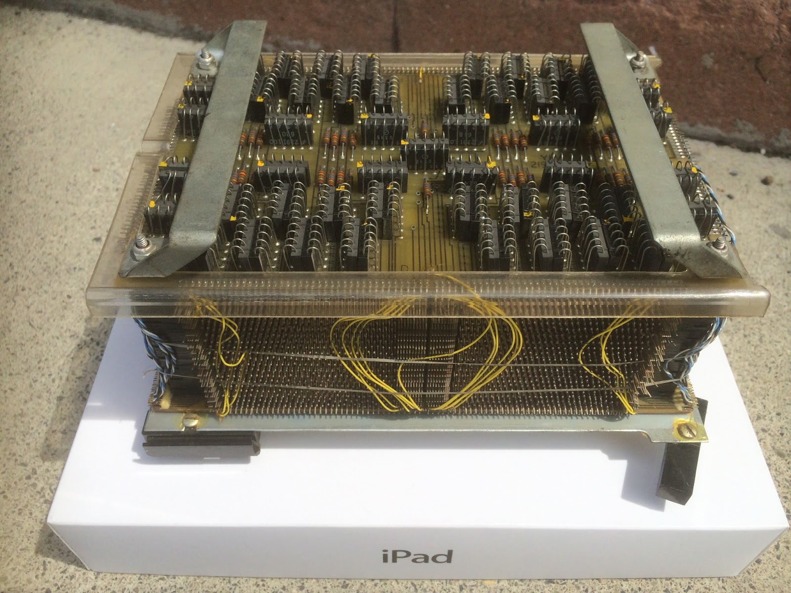 collectible.computer: IBM Interleaves Core Memory for 360-91.