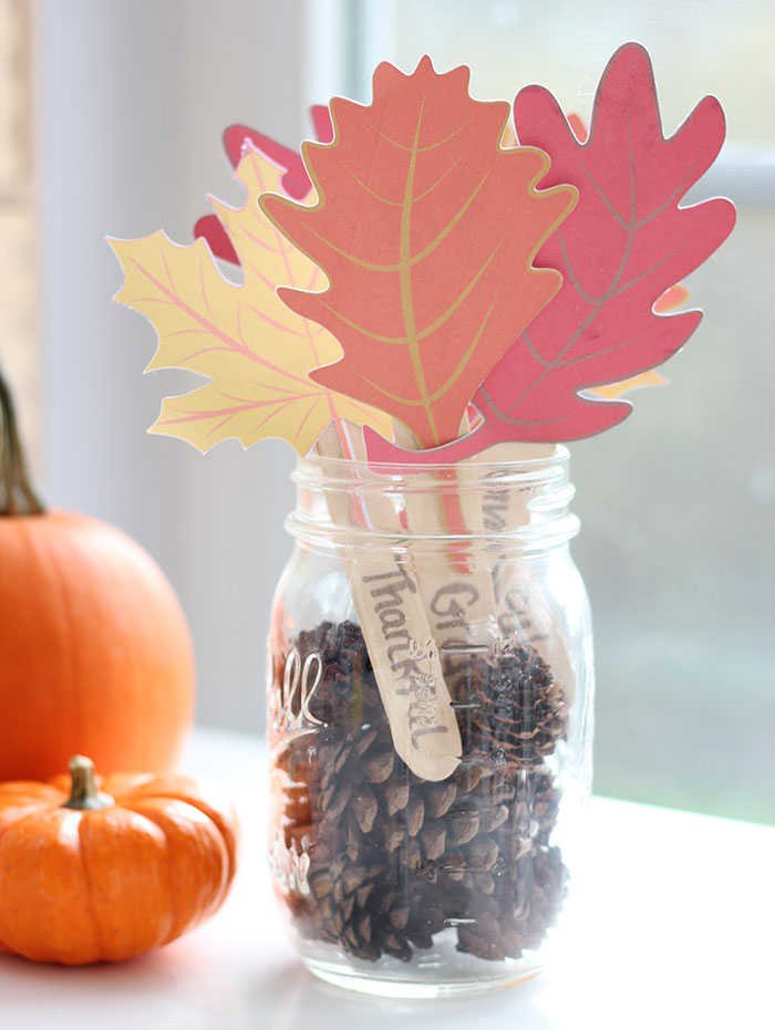 Easy Thankful Jar That Kids Can Make for Thanksgiving (with Free ...