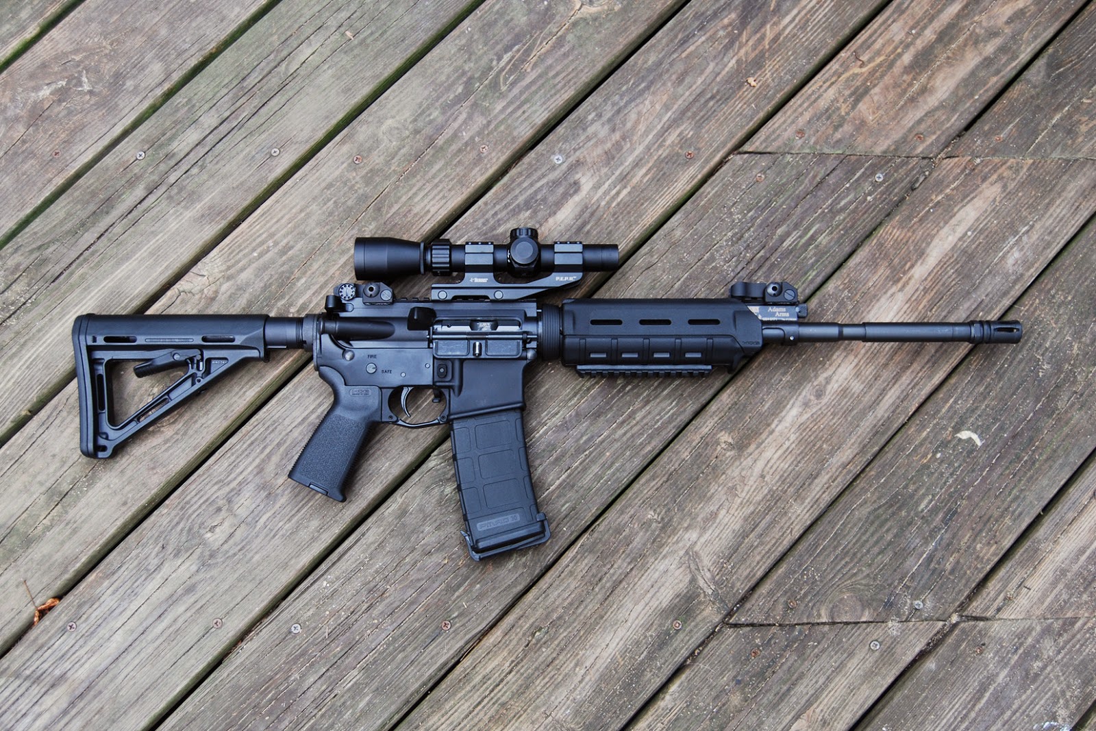 Defensa y Armas: Foto: Knights Armament SBR SR15 EEUU