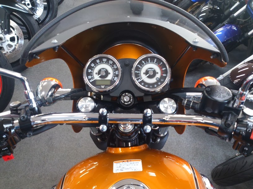 SOXさいたま中央店のブログ: W800 新入荷！！ ビキニカウル装備済み！！