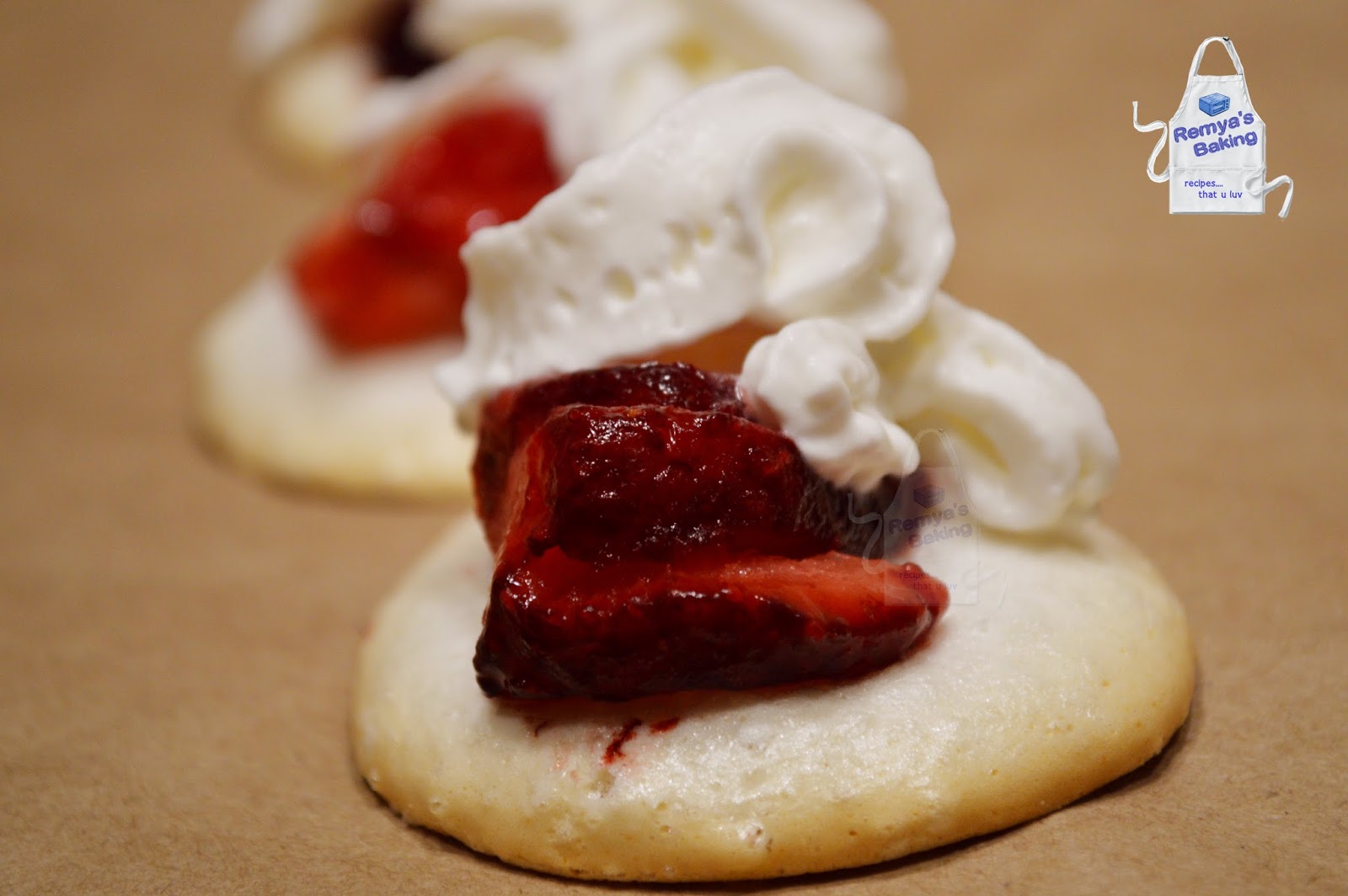 Remya's Baking : Pavlovas with whipping cream and poached strawberries